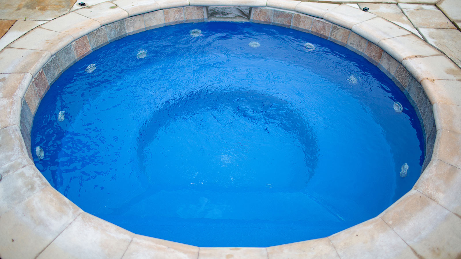 The Treasure Spa - hot tub fun & rest - Imagine Pools