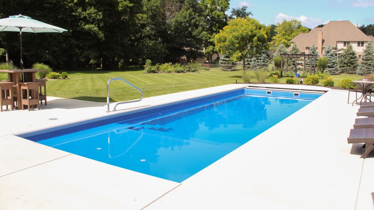 The Freedom with Splash Pad - fiberglass swimming pool