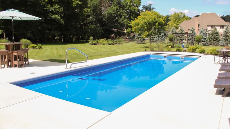 The Freedom with Splash Pad - fiberglass swimming pool
