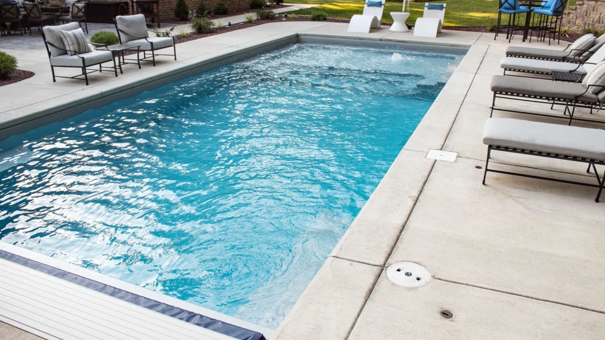 The Illusion - fiberglass swimming pool with splash pad